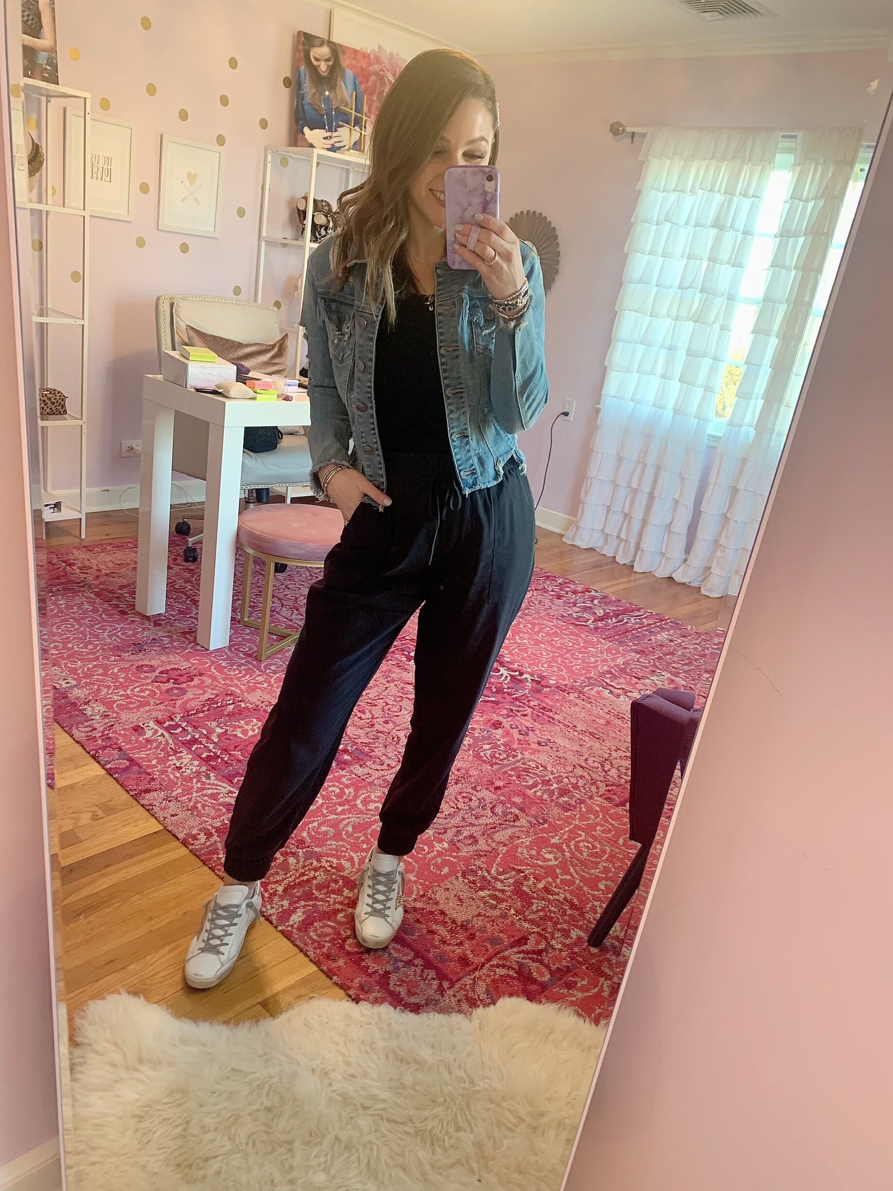 16 Ideas for Styling Joggers - juliekraus.com